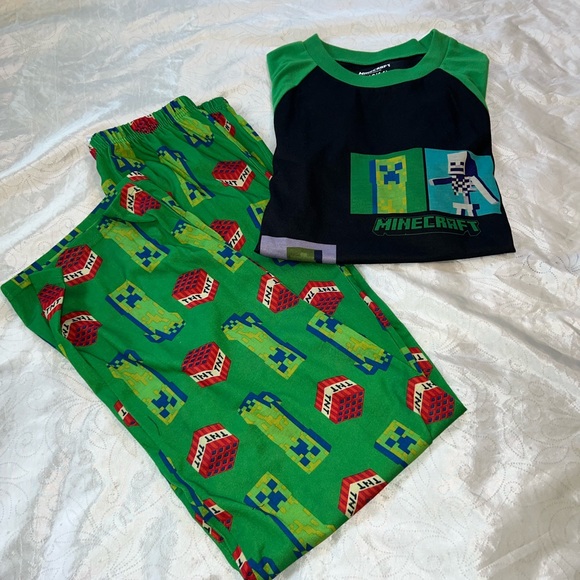 Minecraft | Pajamas | Green Minecraft Shortsleeved Pajamas Size 214 For ...